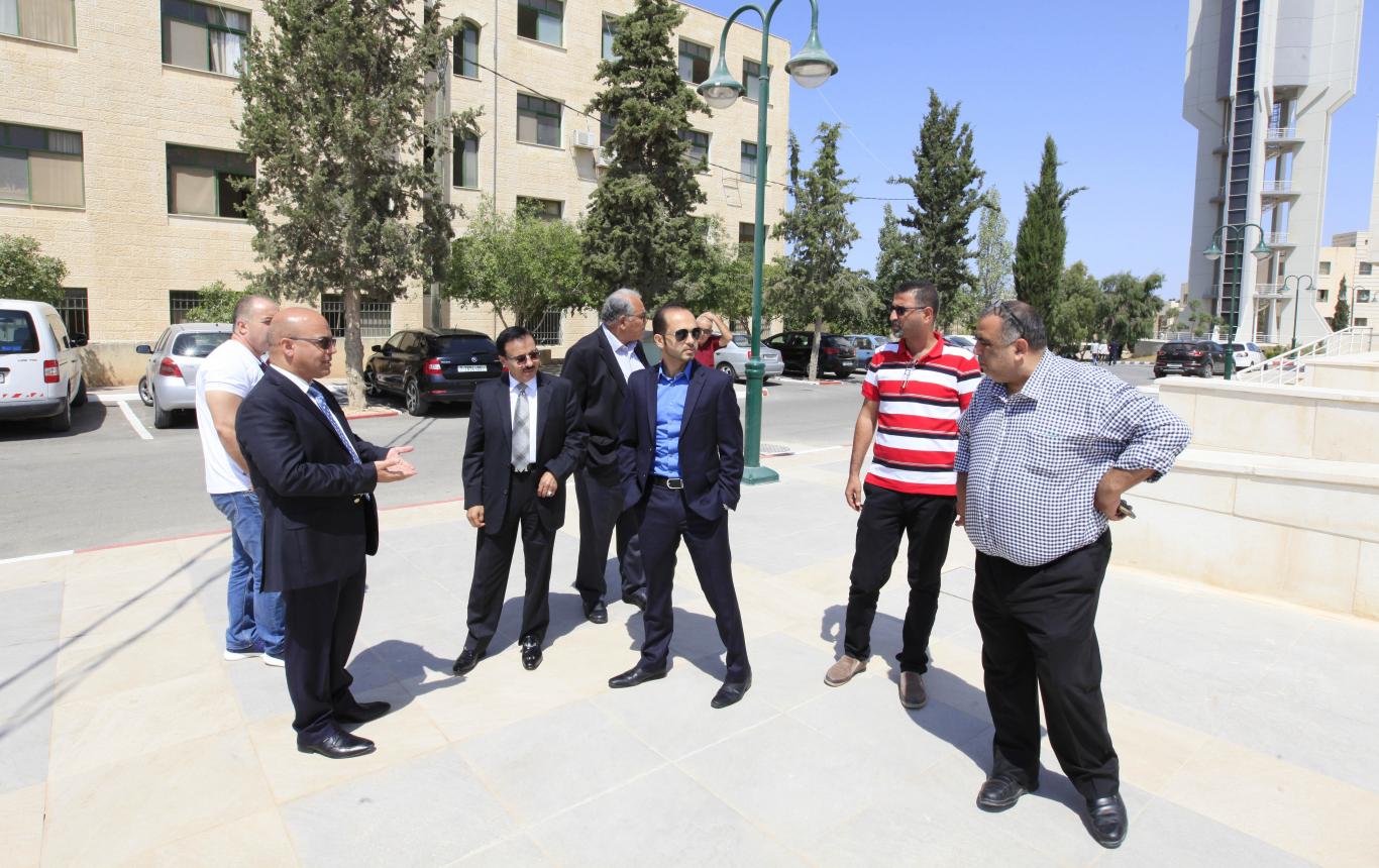 رئيس مجلس الإدارة الدكتور يوسف عصفور يزور الجامعة العربية الامريكية ...